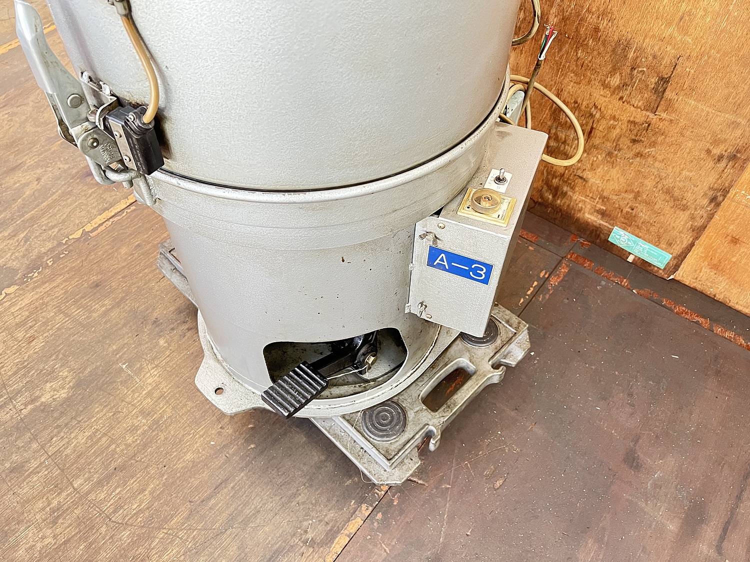 C153851 ペールカン用脱油機 田中技研 TBP-12 | 株式会社 小林機械